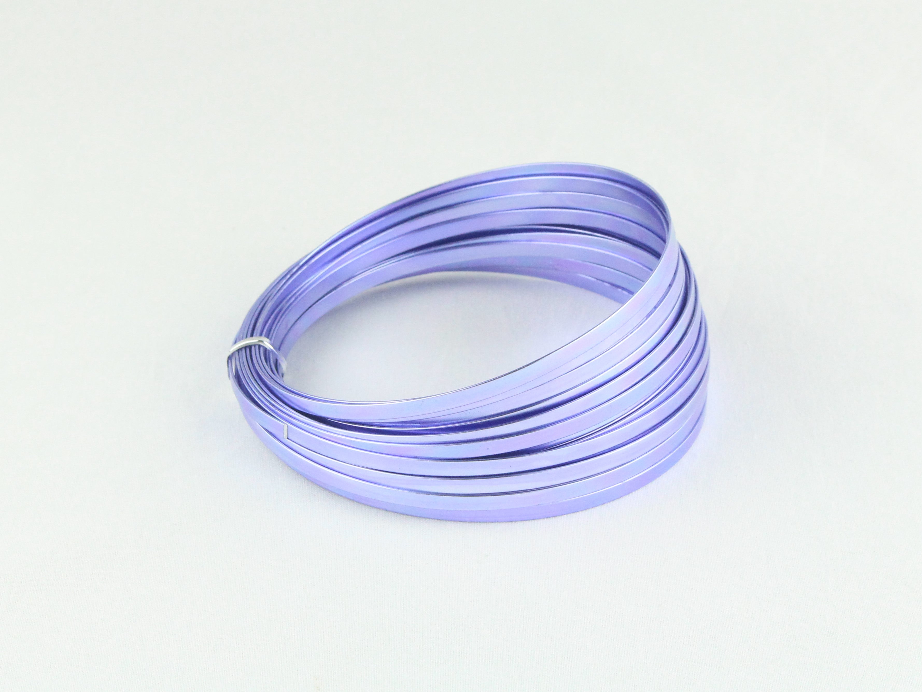 Oasis flat aluminum wire is easy to shape yet strong enough to hold ...