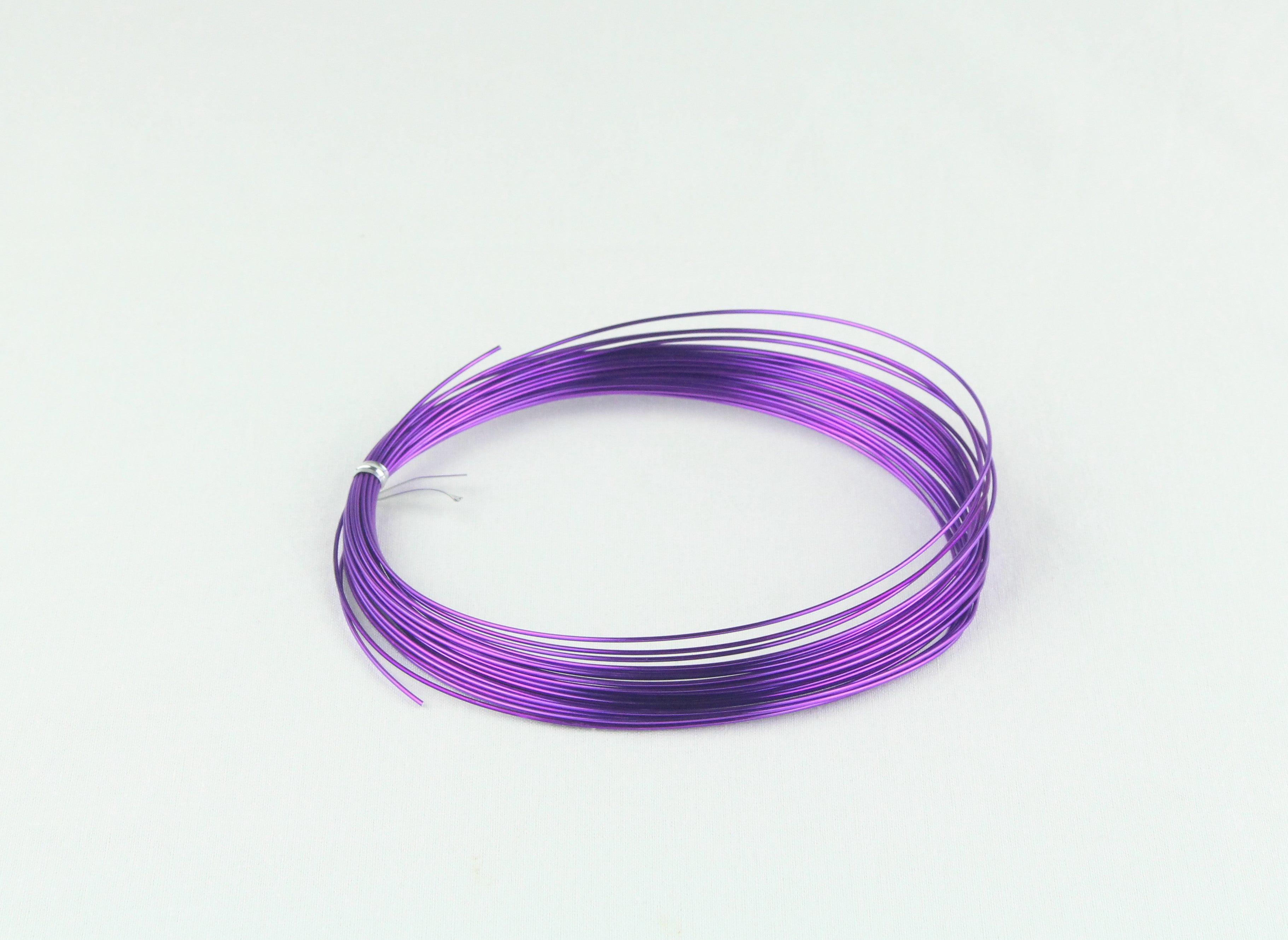 Oasis Round Aluminum Wire 2MM is easy to shape. – OASIS® Floral ...