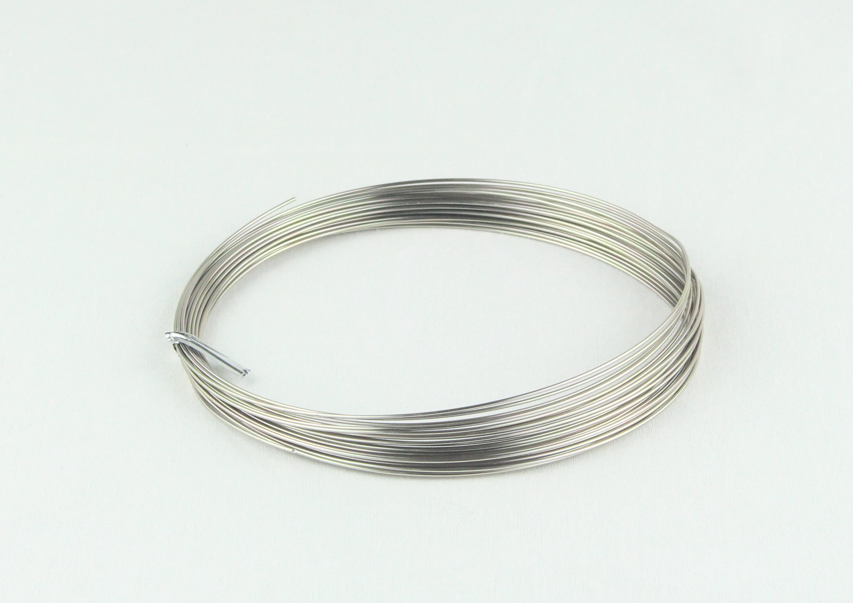 Oasis Round Aluminum Wire 2MM is easy to shape. – OASIS® Floral ...