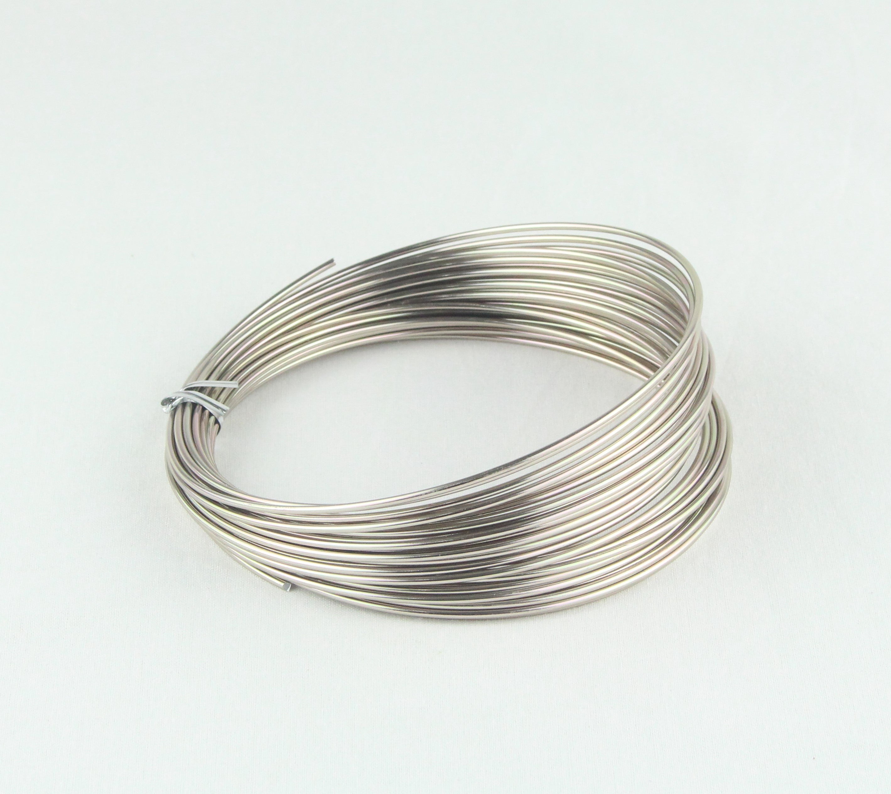 Oasis Round Aluminum Wire 1MM is easy to shape. – OASIS® Floral ...
